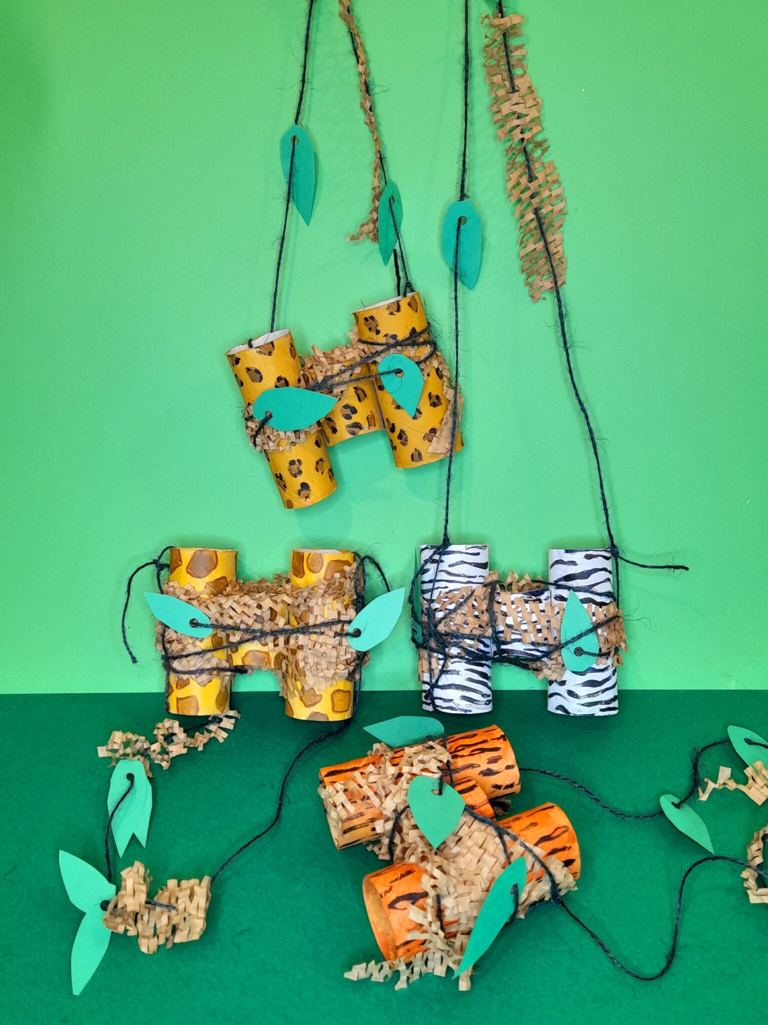 BINOCULAR CRAFT FOR KIDS! | Crazee Kids Art