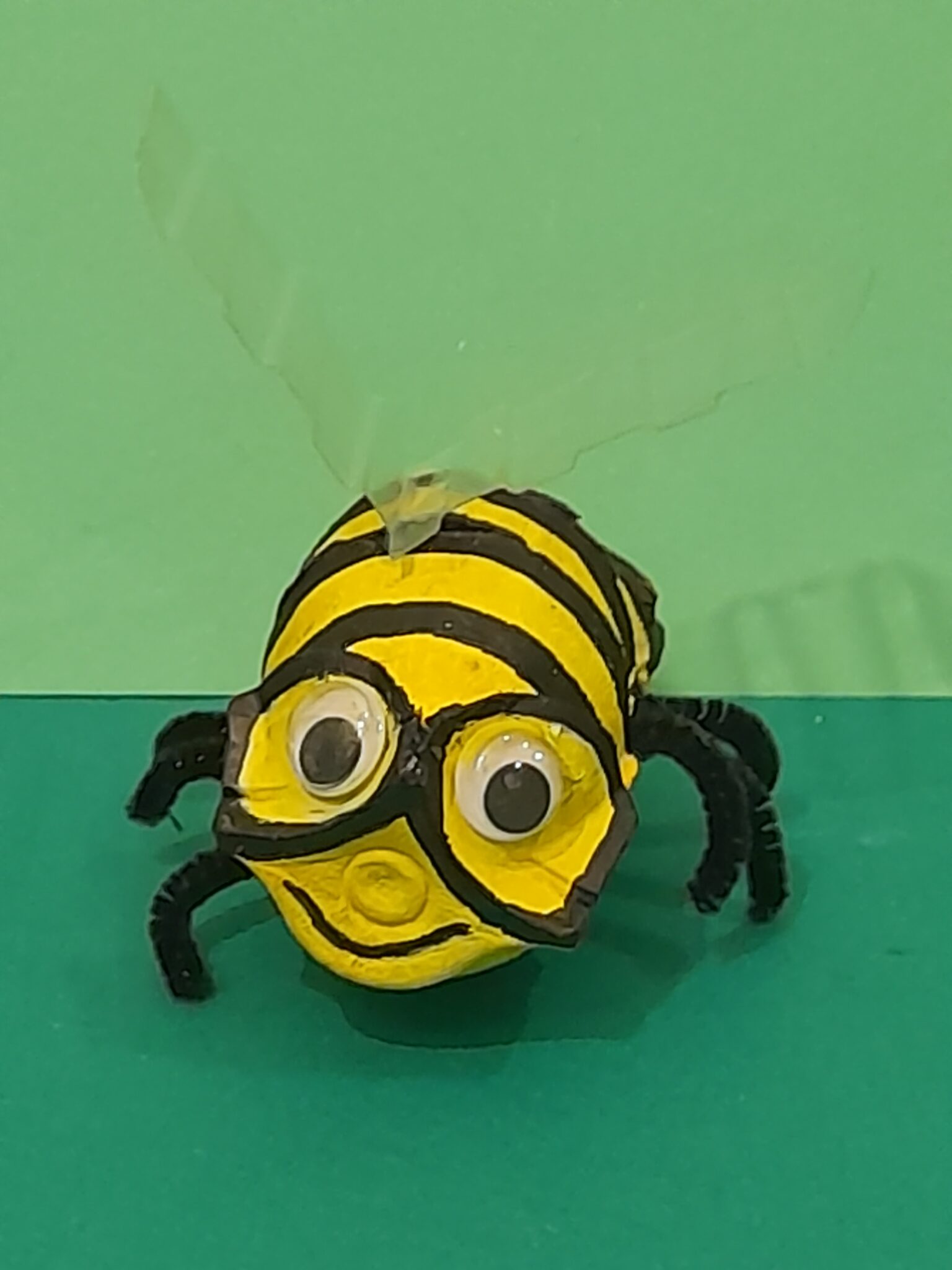 EGG CARTON INSECT CRAFT! | Crazee Kids Art